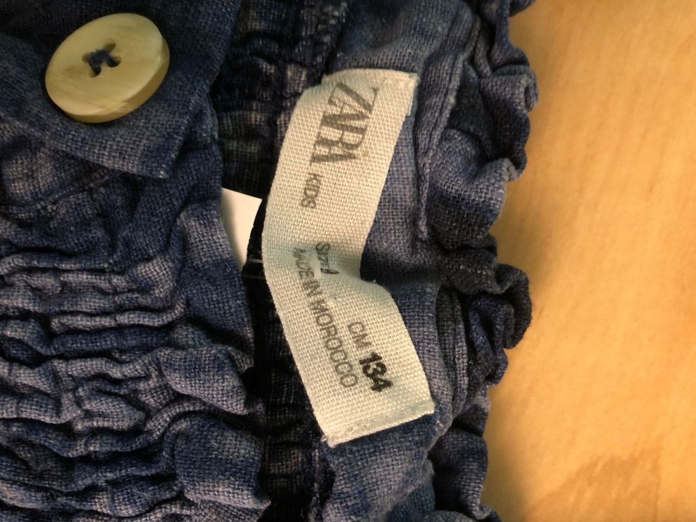 Susses ZARA Batik Kleid Gr. 134👧🏻 (Gebraucht) in Obergerlafingen für CHF 8.9 – mit Lieferung auf ...