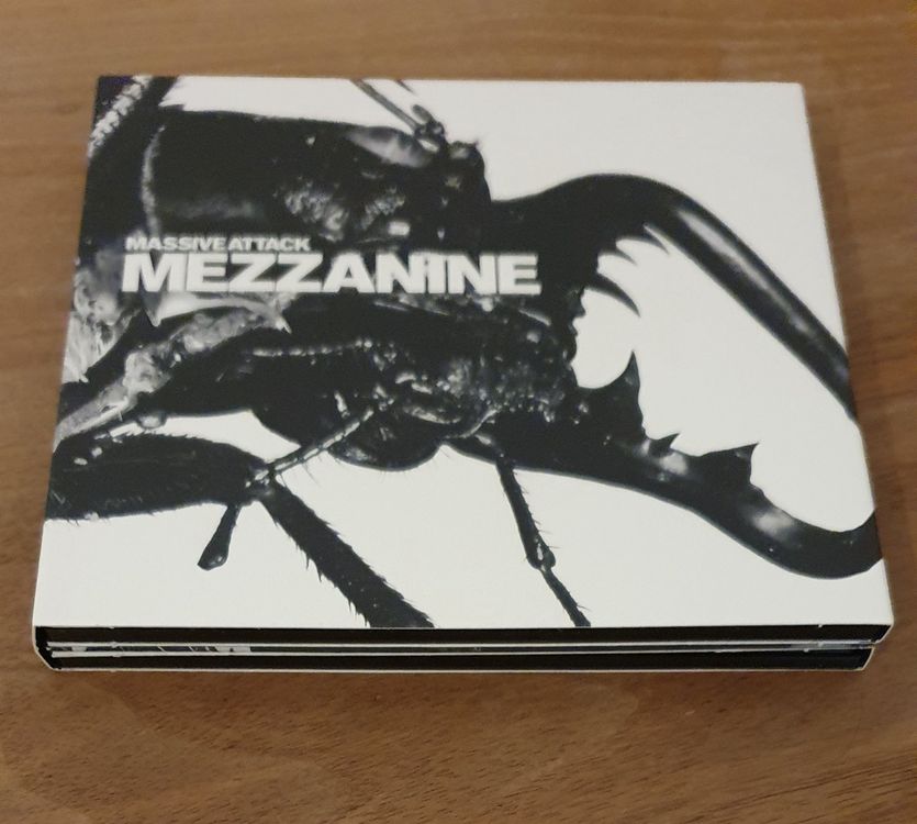 Massive Attack - Mezzanine - 2CD Anniversary Reissue (Neu (gemäss Beschreibung)) in Olten für ...
