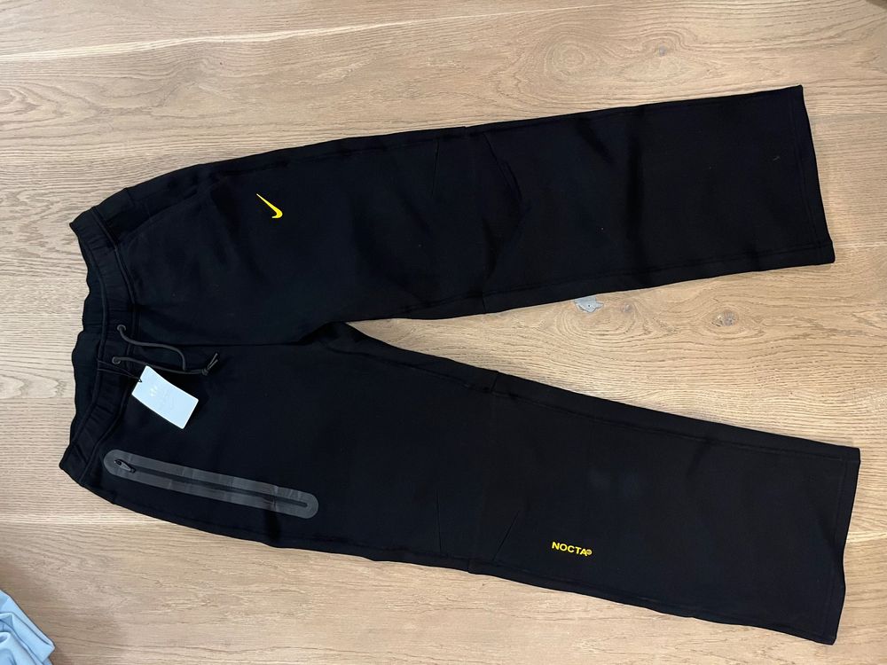 Nike X NOCTA Tech fleece Joggers L (Neu und originalverpackt) in Genève für CHF 41 – mit ...
