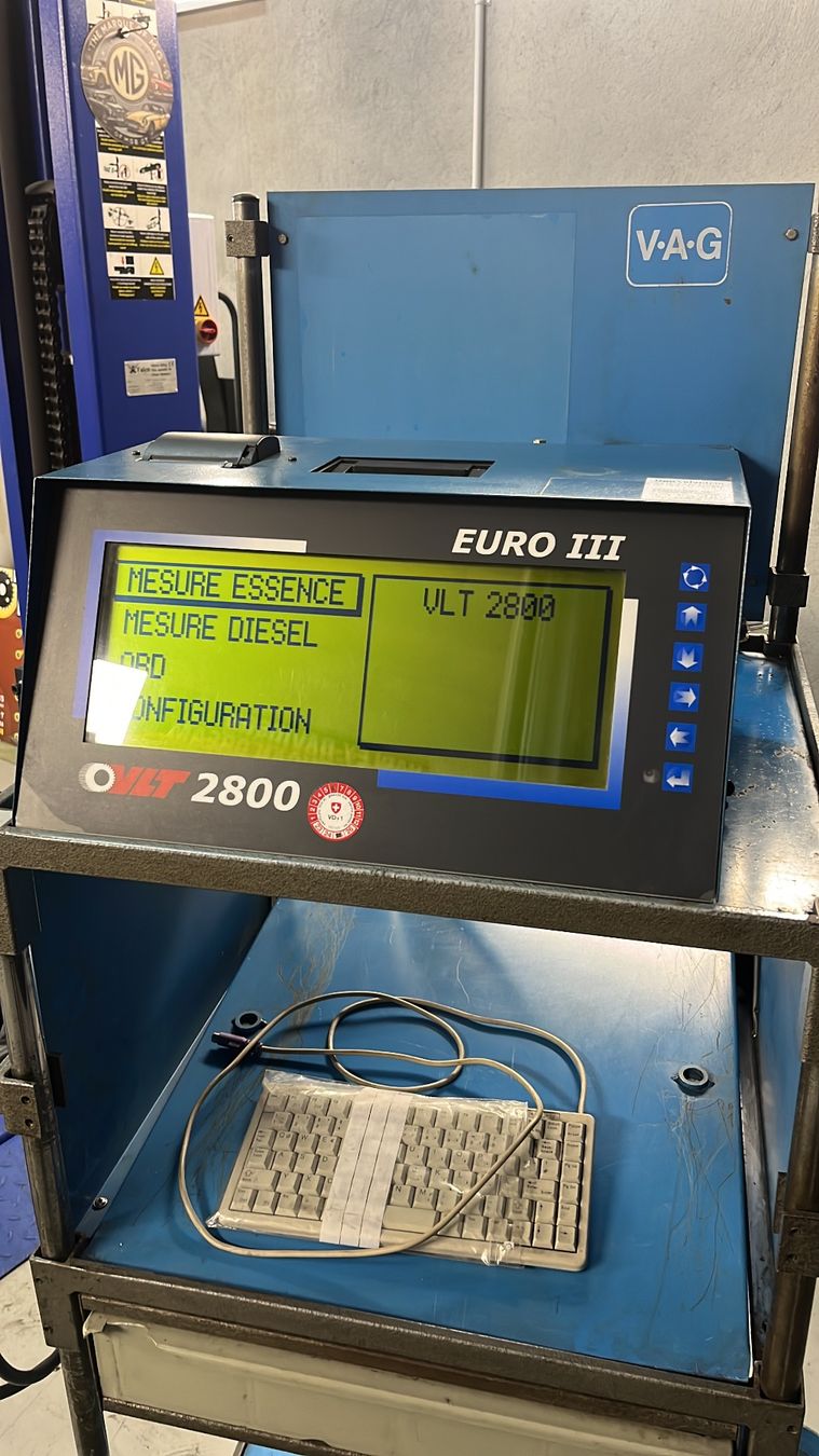 Analyseur de gazs pour contrôle périodique et réglages. (D'occasion) à ...