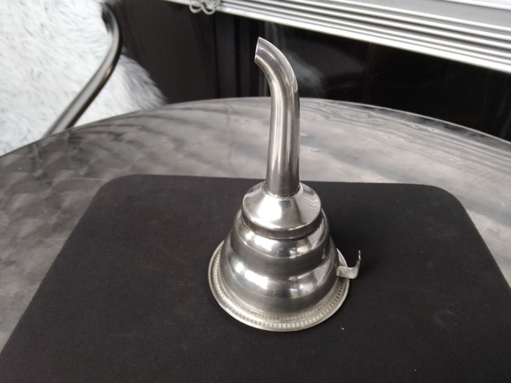 Antik versilberte Weintrichter/Dekantier (Gebraucht) in Adligenswil für ...