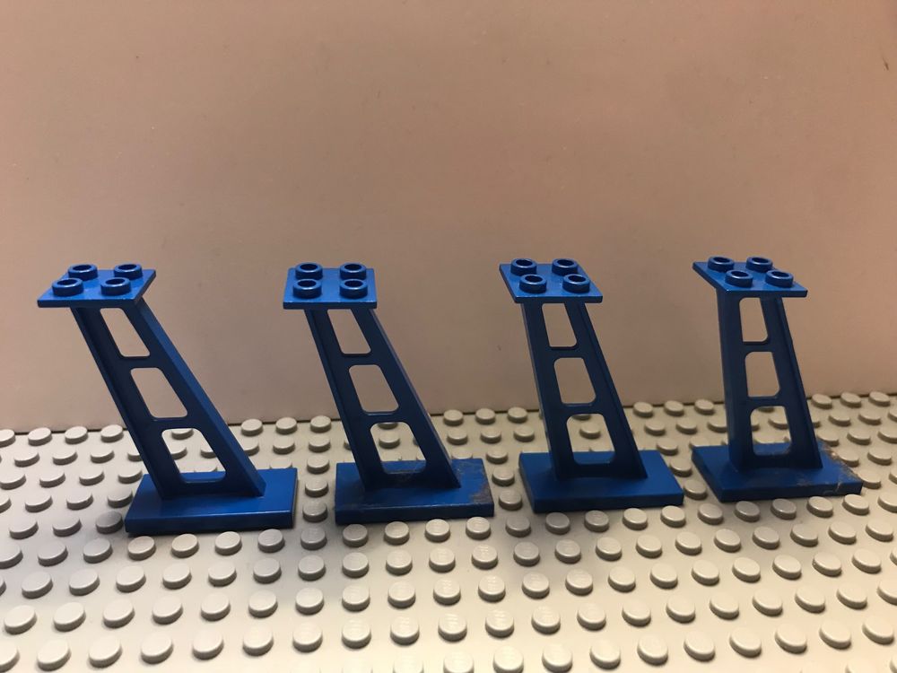 Lego 4xStützen (4476) 2x4x5 geneigte | Kaufen auf Ricardo