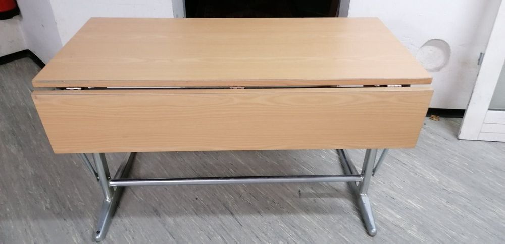 2 Tische mit zusätzlicher Platte (Gebraucht) in Zürich für CHF 40 – nur ...