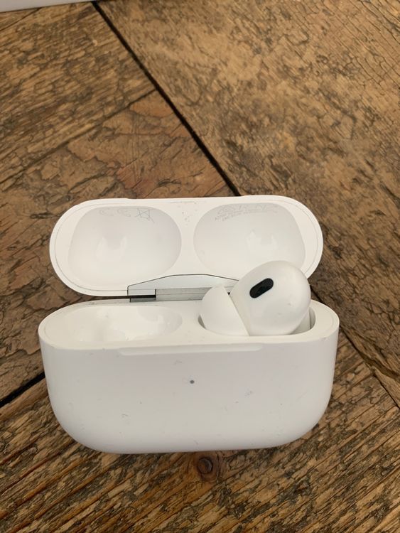 AirPods Pro 2, nur rechts zusammen mit MagSafe-Ladecase (Gebraucht) in ...
