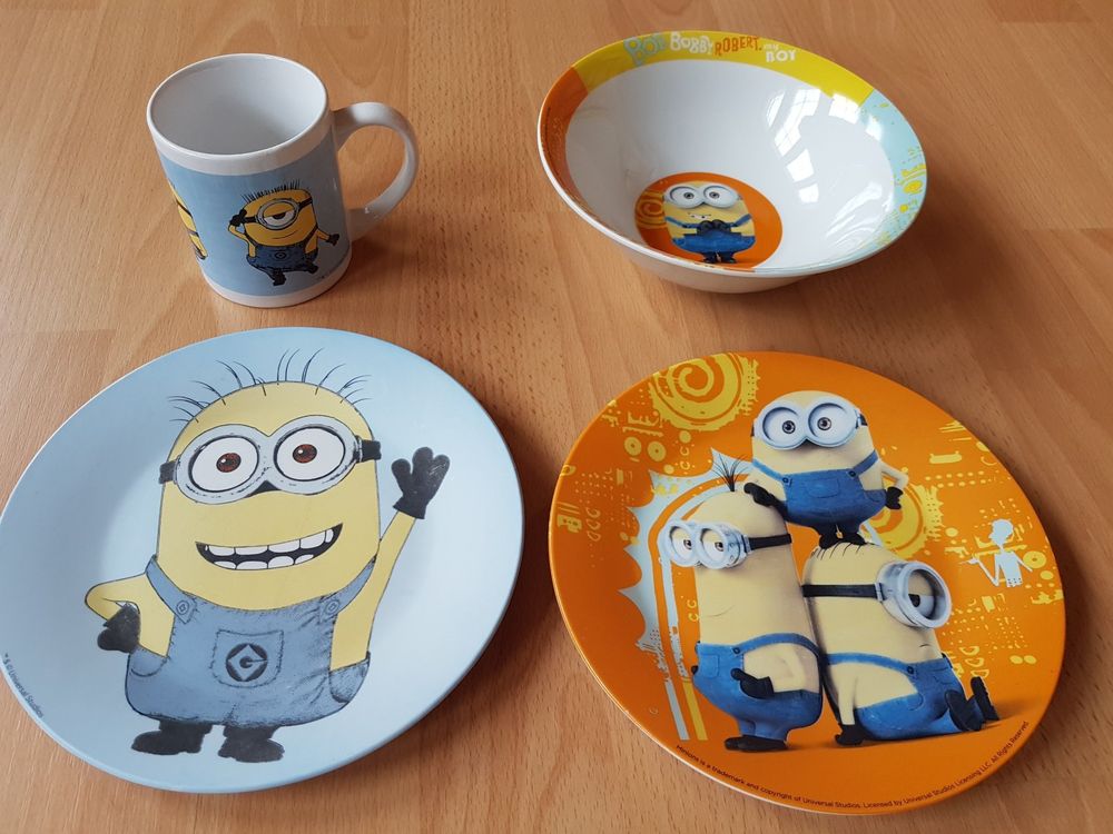 MINIONS / 2 TELLER, 1 MÜESLISCHALE, 1 TASSE (Gebraucht) in Sax für CHF ...