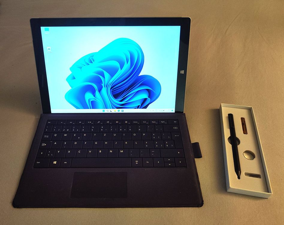 Surface Pro 3, Windows 11 Pro + Office 2021 Pro + Zubehör (Defekt) in Zürich für CHF 80 – mit ...