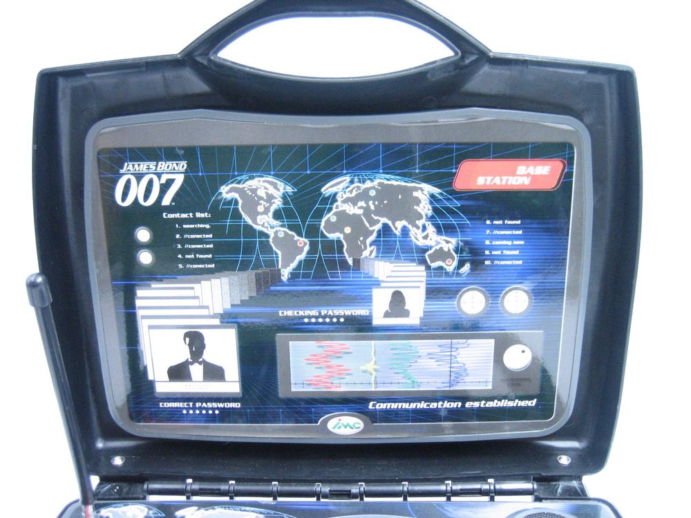 James Bond Agenten-Koffer RAR (Gebraucht) in Zürich für CHF 22 – mit ...