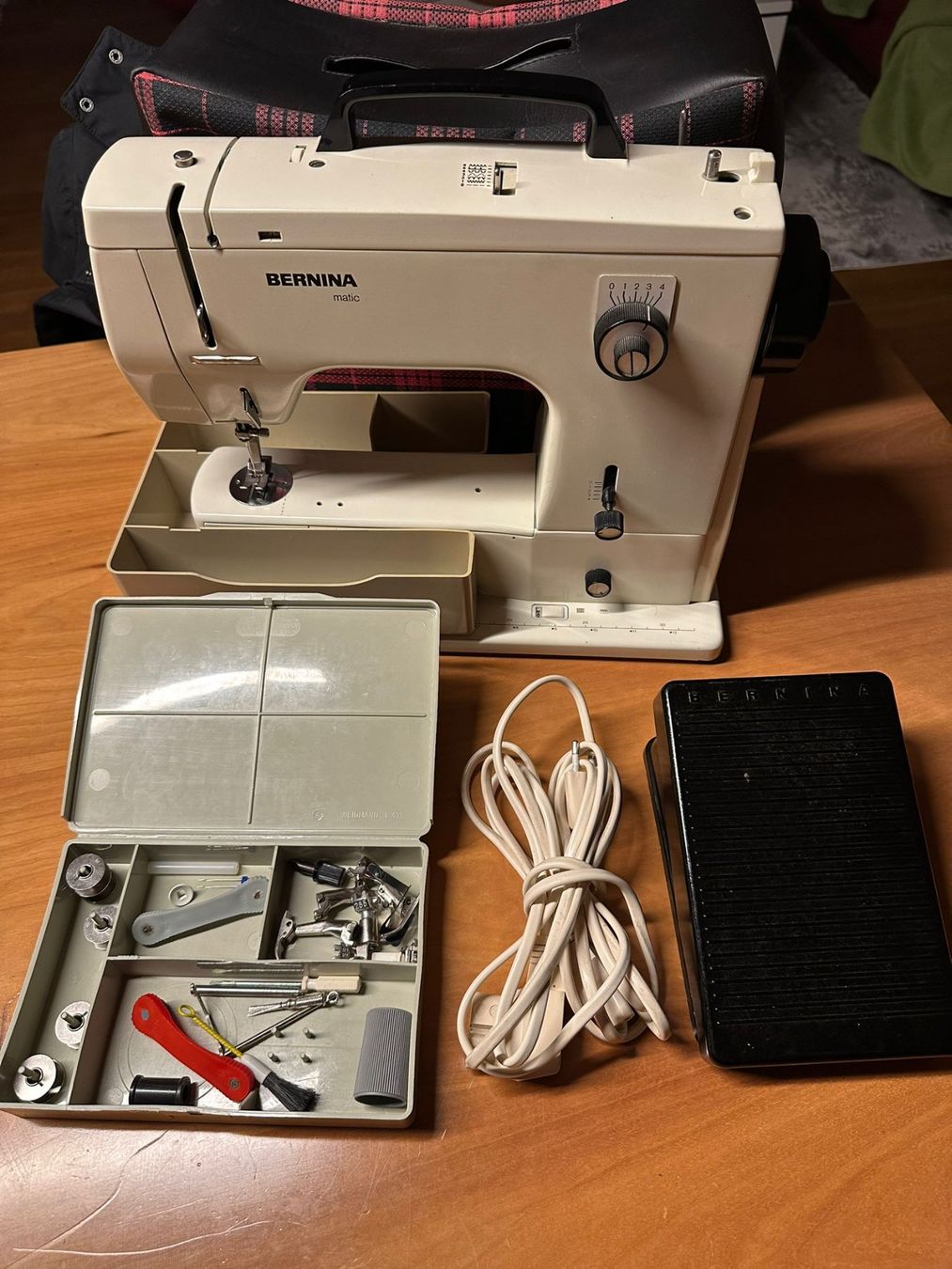 BERNINA Matic 810 Nähmaschine (Gebraucht) in Burgdorf für CHF 200 – mit ...