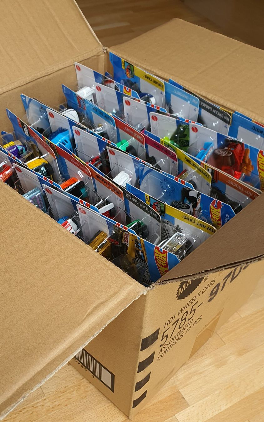 Hot Wheels Box Mit 72 Originalverpackten Autos Geöffnet Neu Gemäss