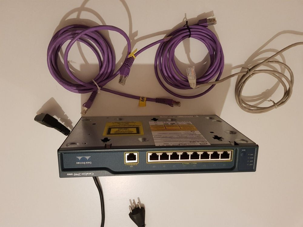 Switch Cisco Catalyst 2940 (Gebraucht) in Bulle für CHF 14.9 – mit ...