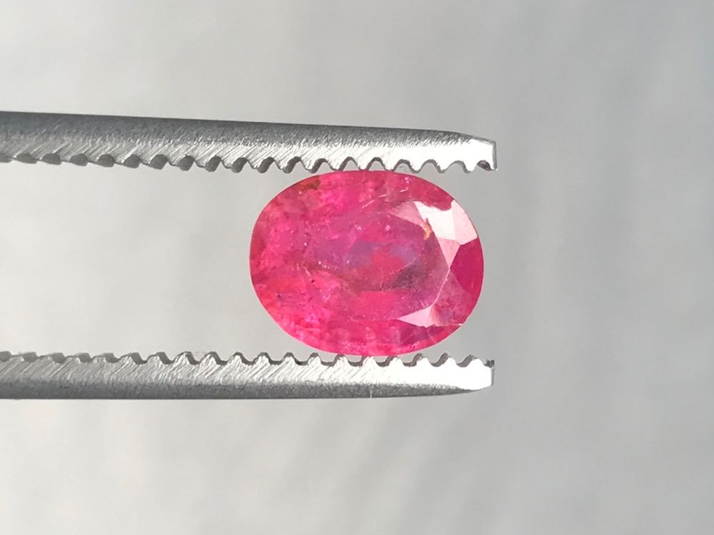 ab 1.- pinker Saphir 1.6 Karat aus Sri Lanka, unbehandelt (Neu (gemäss ...