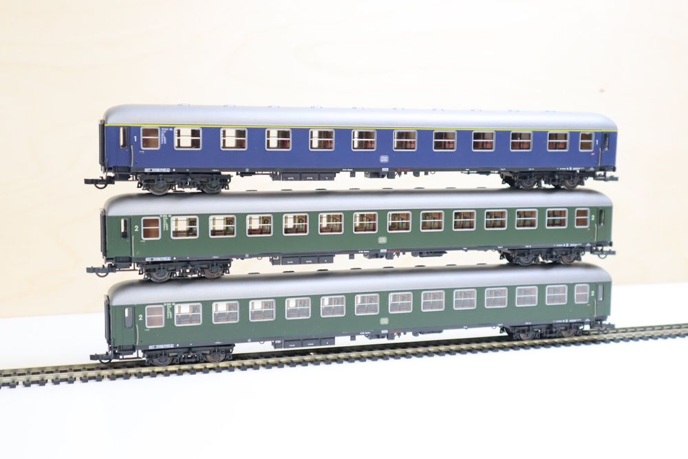 ROCO 3 x Schnellzugwagen 44740 / 44741 - Neupreis: 170.- | Kaufen auf ...
