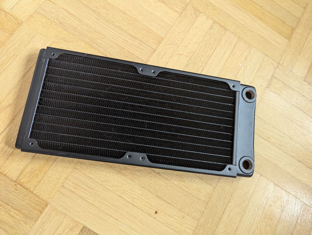 XSPC tx240 slim radiator (Gebraucht) in Thalwil für CHF 20 – mit ...