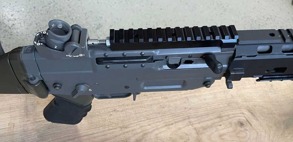 Stgw90 / SIG 550 Picatinny Rail NEU (Neu (gemäss Beschreibung)) in ...