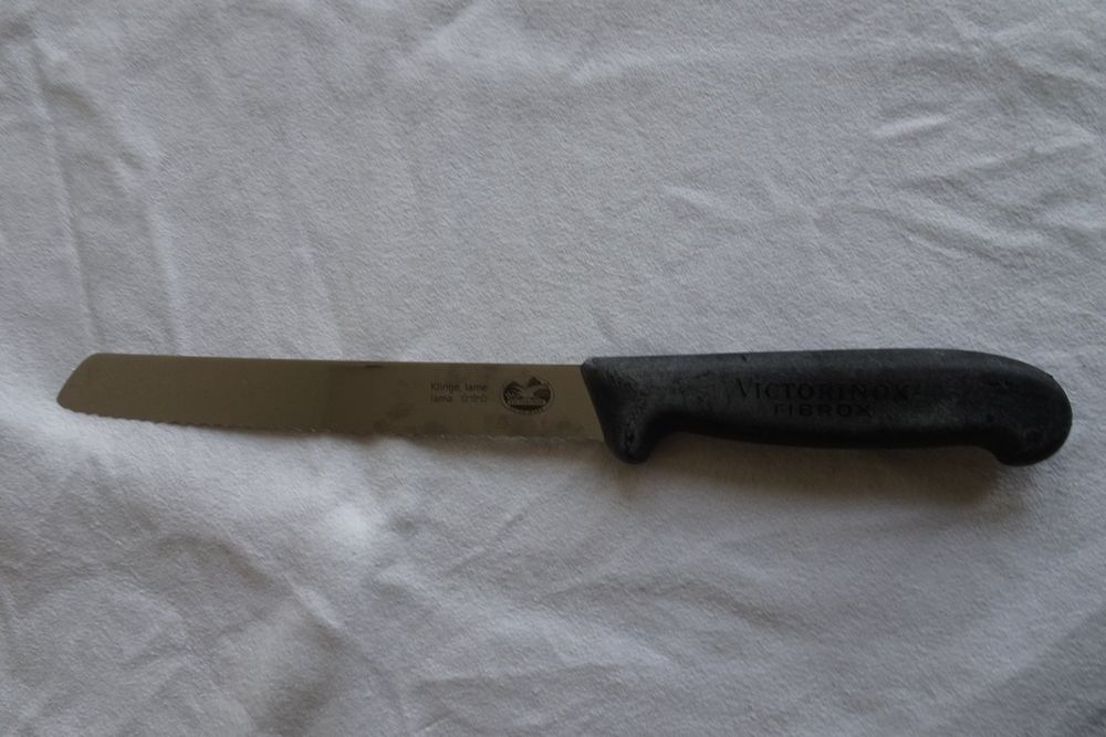 Victorinox Brotmesser, Zackenmesser (Gebraucht) in Strengelbach für CHF ...