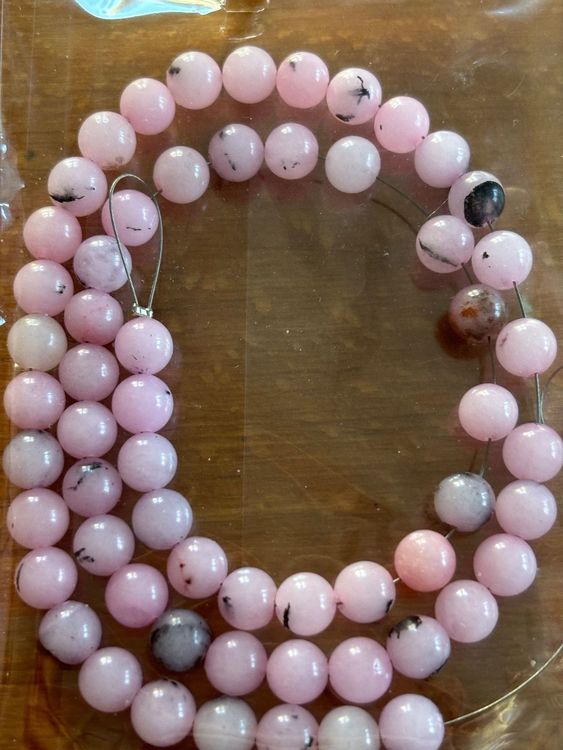 Ein Strang mit 45 Perlen Kirschblüten Jaspis. 8 mm Durchm. (Neu und ...
