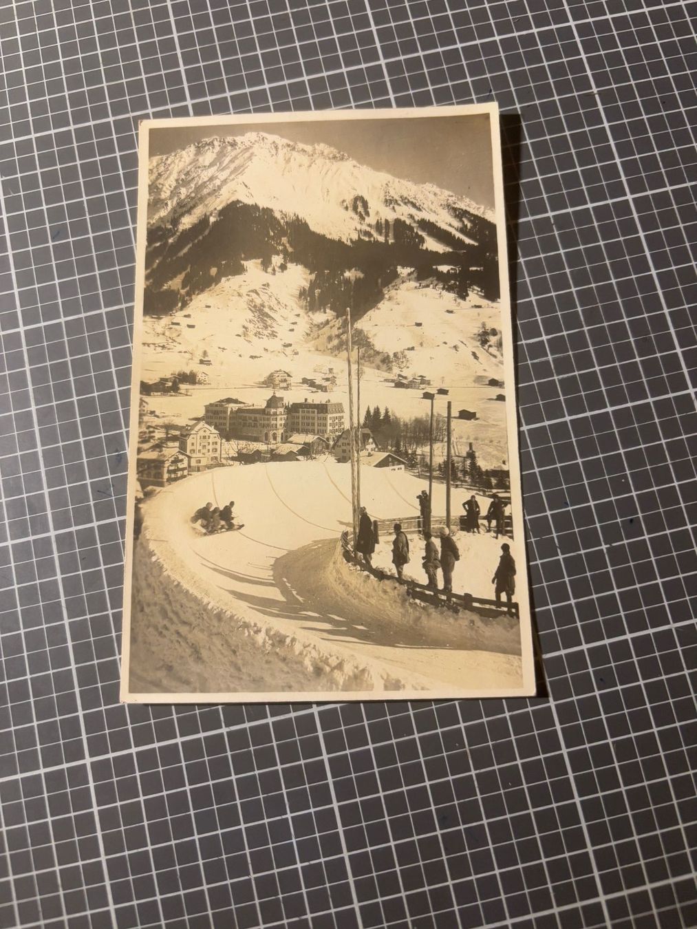 AK Klosters 1928. Bob in der Ellenbogenkurve. RHÄT Bahnpost. (Gebraucht ...