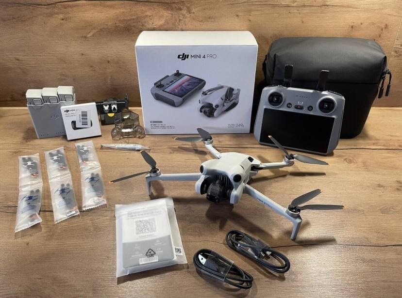 DJI Mini 4 Pro Fly More Combo RC2 Drohne - Höhe 500m mit Zub (Gebraucht ...