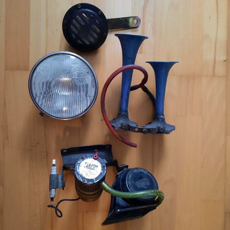 Auto Hupen Fanfaren Scheinwerfer Oldtimer Konvolut Set (Gebraucht) in ...