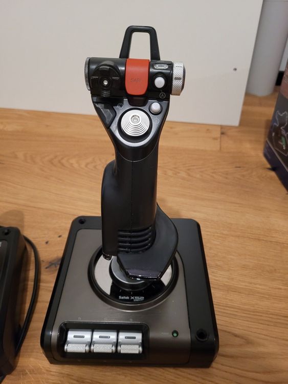 Saitek X52 pro flight control system Joystick Hotas (Gebraucht) in für ...
