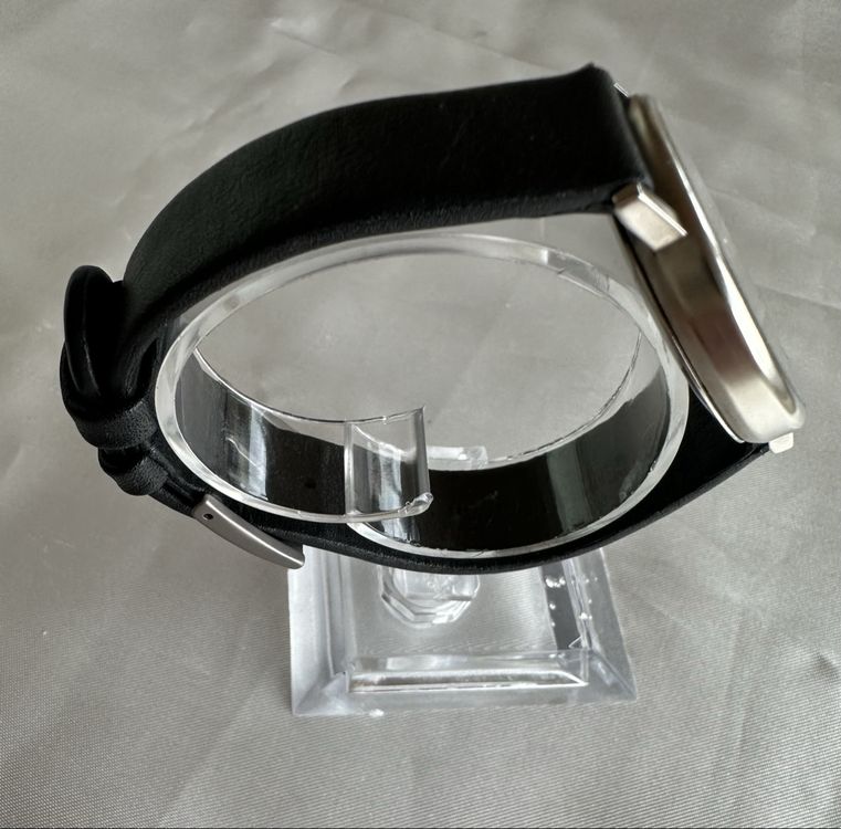 Mondaine M-Watch Classic Swiss Made - Minimal Design (Gebraucht) in ...