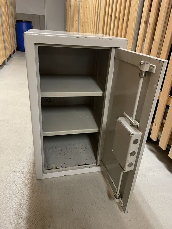 Tresor (Gebraucht) in für CHF 131 – nur Abholung auf Ricardo kaufen