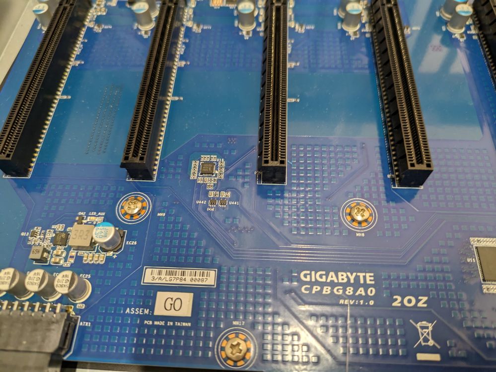 Gigabyte G431 Mining-Rig / KI-Server / NAS / Homelab, no GPU (Gebraucht ...