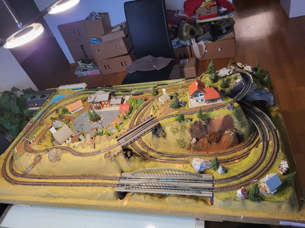 Mini Trix Eisenbahn- Anlage DC Spur N mitTrafo ohne Rollmat. (Gebraucht ...