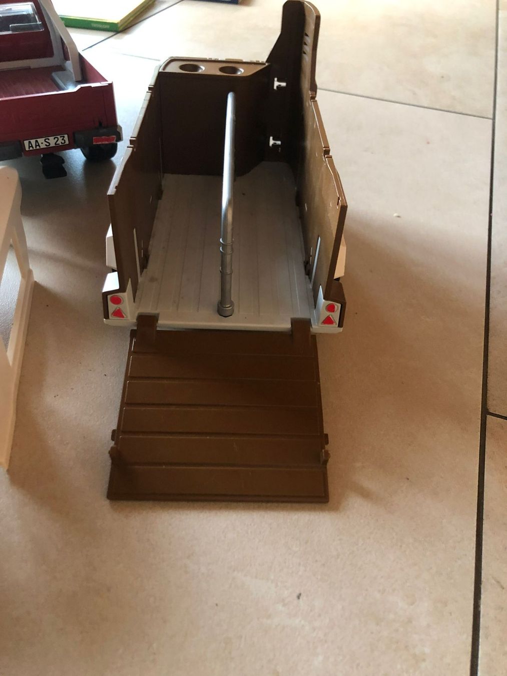 Jeep mit Pferdeanhänger von Schleich (Gebraucht) in Full-Reuenthal für ...