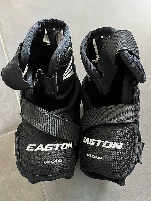 Coudières hockey EASTON medium (D'occasion) à Fey pour CHF 35 – retrait ...