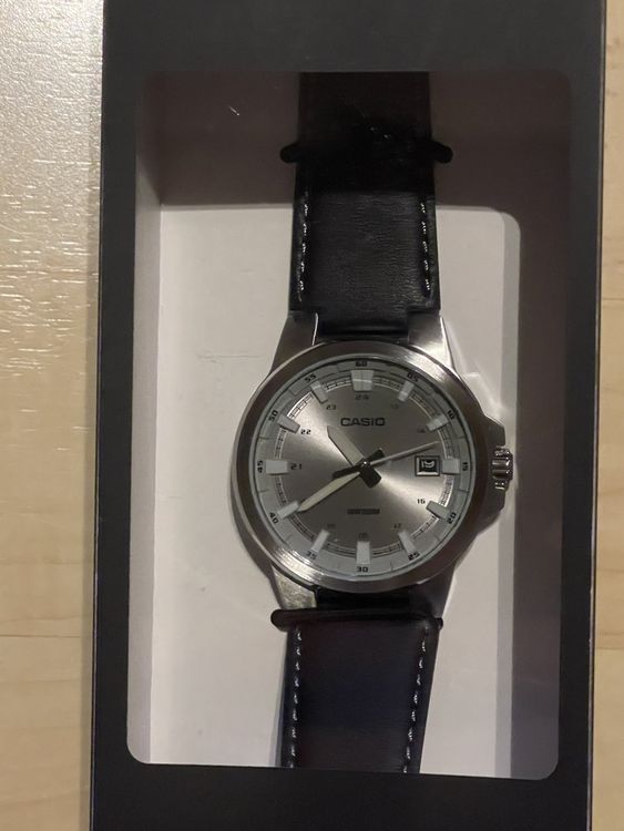 Stylische Casio Herrenuhr mit Lederarmband (Neu und originalverpackt) in Ormalingen für CHF 45 ...