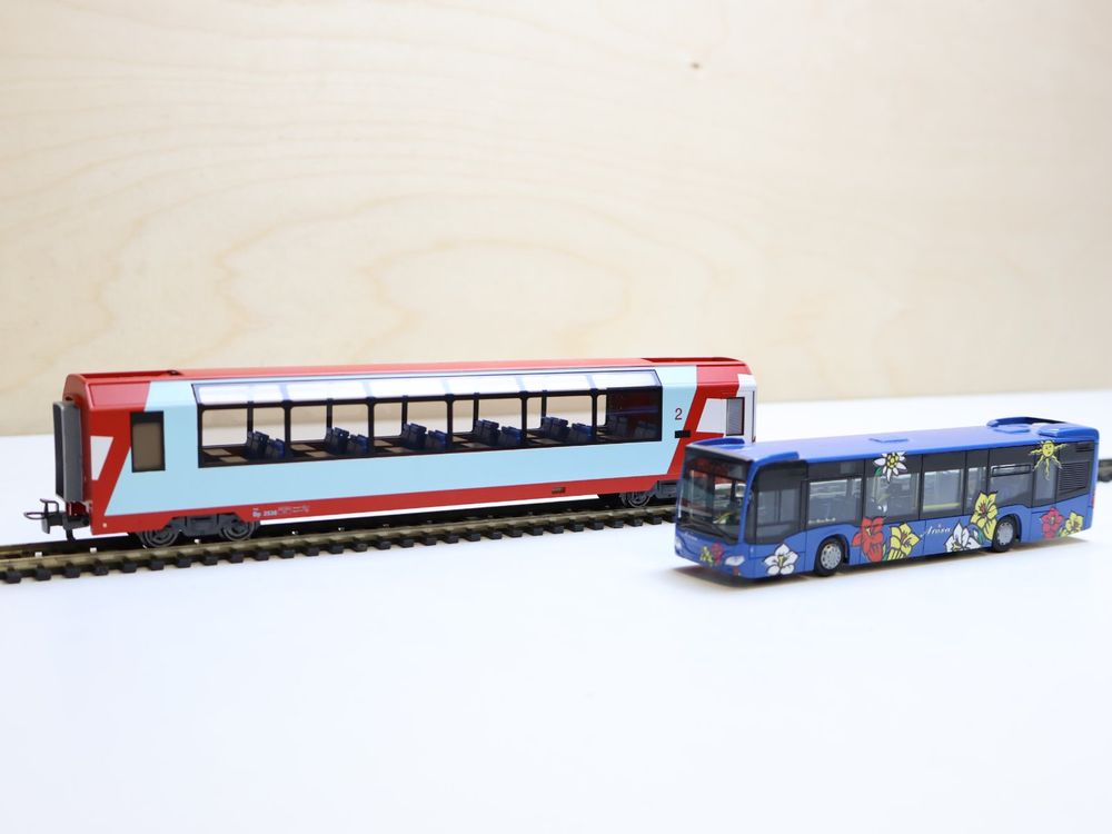 BEMO RhB Panoramawagen Glacier Express + Arosa Bus - H0 (Gebraucht) in Winterthur für CHF 66 ...