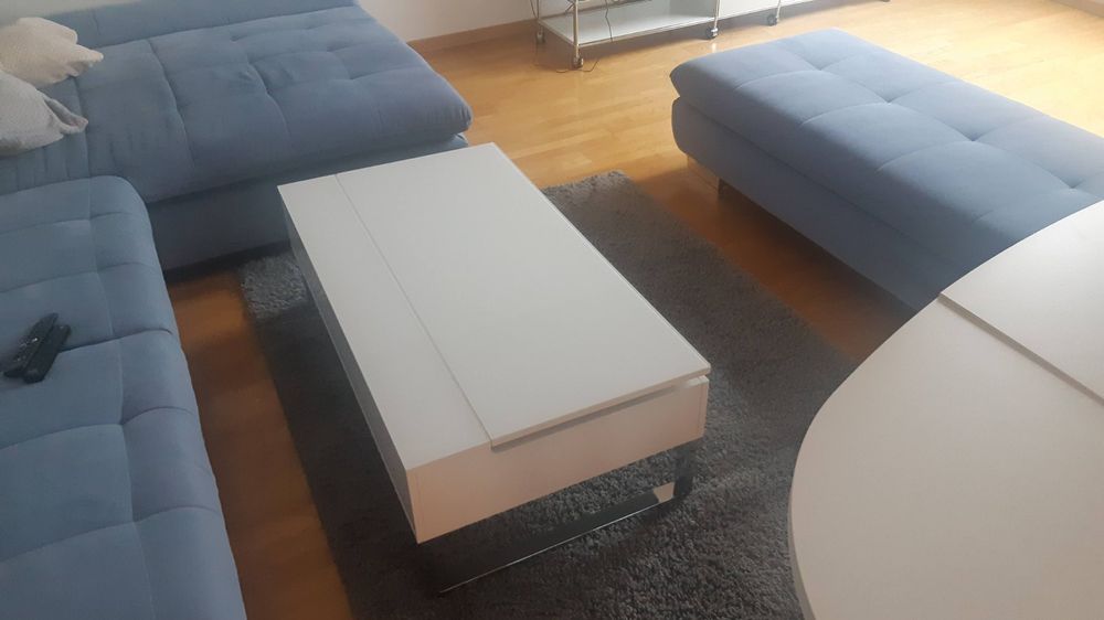 Wohnzimmertisch ausklappbar mit Glasplatte /Metallbeine (Gebraucht) in Bassersdorf für CHF 50 ...