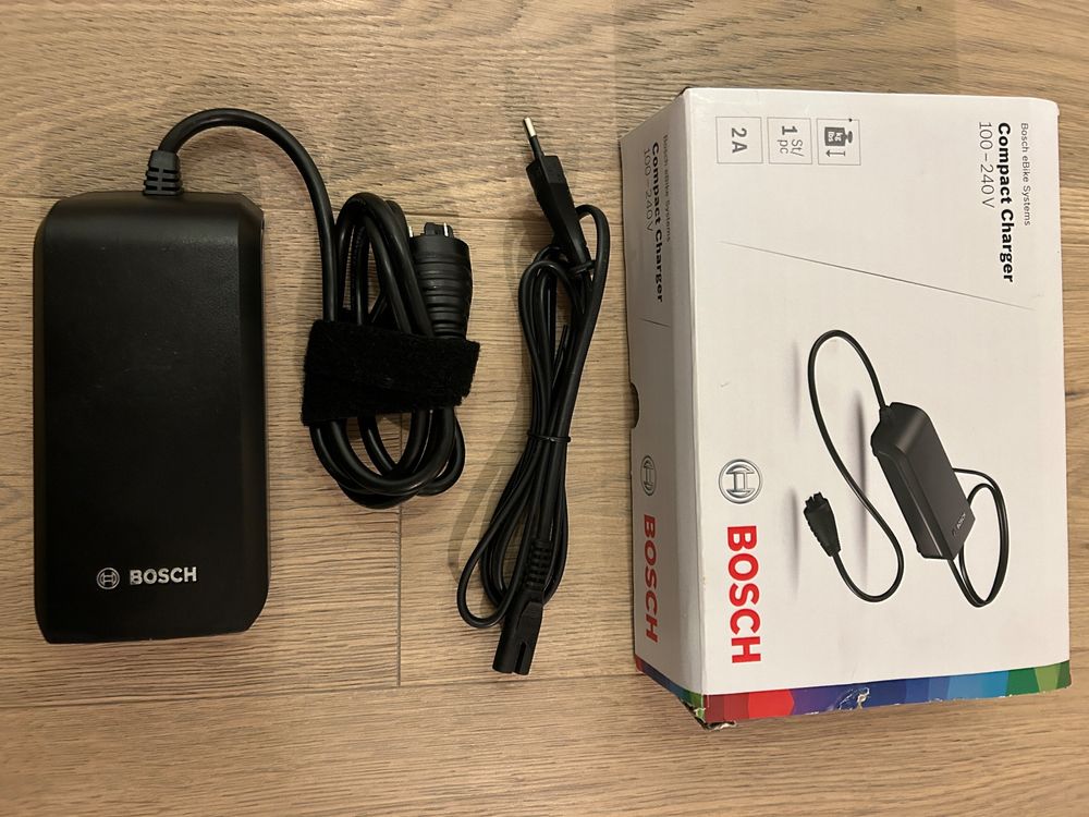 Bosch Ladegerät Compact Charger 100-240V, 2 Ampere Output (Gebraucht ...