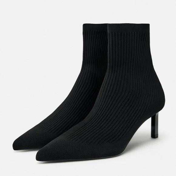 Zara Black Ribbed Sock Ankle Boots 39 (Neu und originalverpackt) in Wädenswil für CHF 15 – mit ...