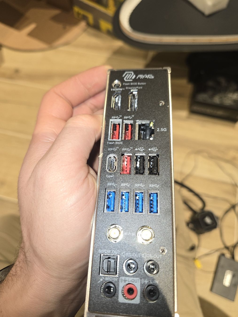 Mainboard MSI MAG B650 TOMAHAWK WIFI (Gebraucht) in Salgesch für CHF 40 ...