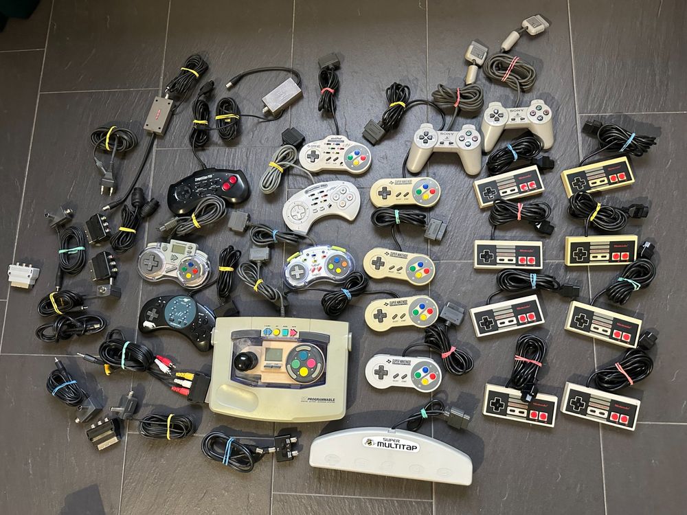 Controller Sammlung NES SNES Playstation | Kaufen auf Ricardo