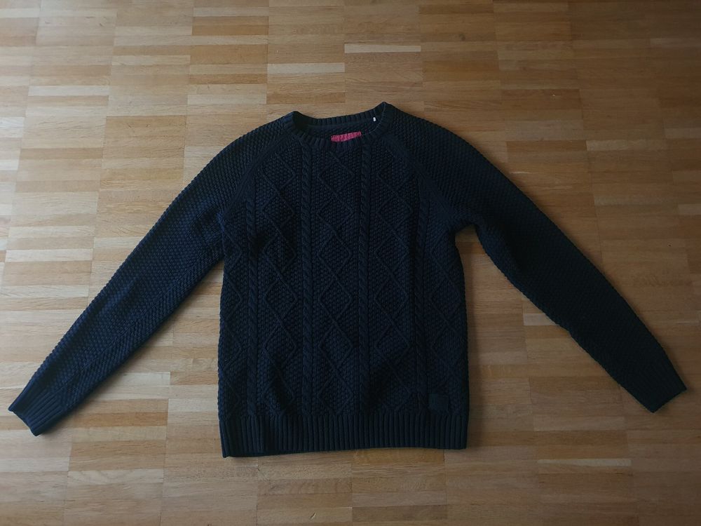 Pullover (Gebraucht) in Luzern für CHF 1 – mit Lieferung auf Ricardo kaufen