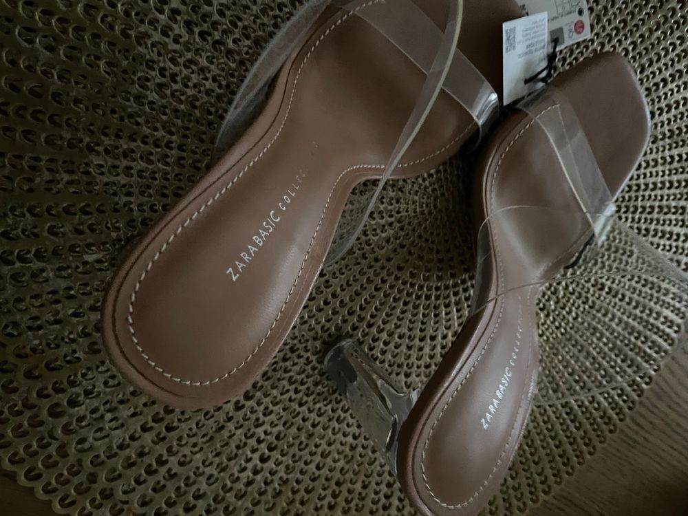 Zara Sandalen (Neu und originalverpackt) in Turgi für CHF 20 – mit Lieferung auf Ricardo kaufen