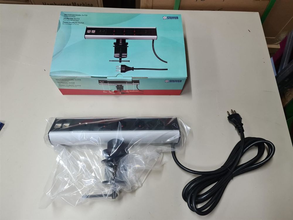 neue Steckdosenleiste 3xT13/USB/2x RJ45 ab 1.- Tischmontage (Neu und originalverpackt) in Krinau ...