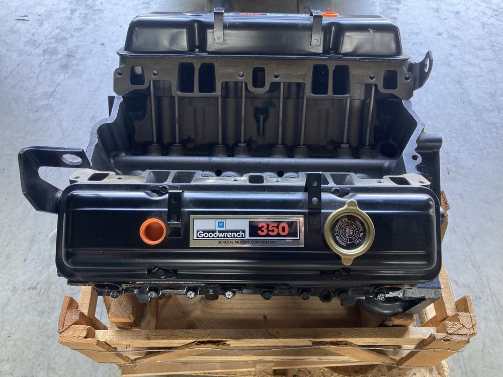 Chevrolet Goodwrench 350 V8 Motor Edelbrock Ansaugbrücke (Neu (gemäss ...