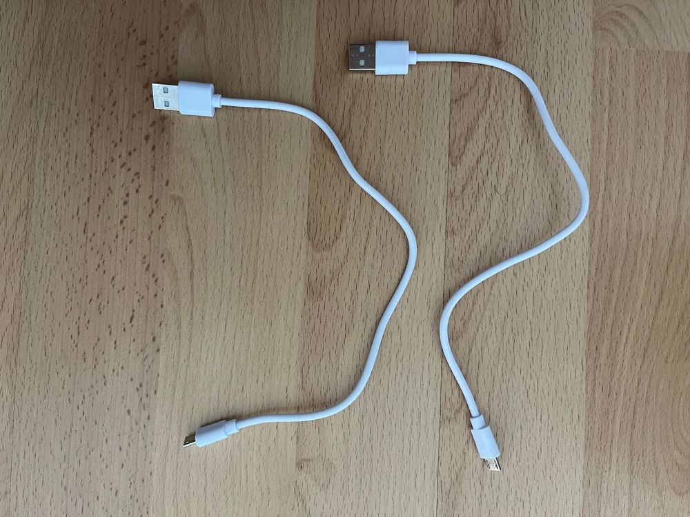 Adapter mit zwei USB -> MicroUSB Kabeln (Gebraucht) in Zürich für CHF 1 ...