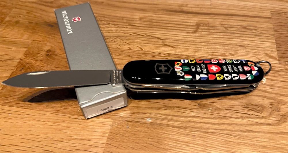 VICTORINOX SPARTAN BLACK TASCHENMESSER | Kaufen auf Ricardo