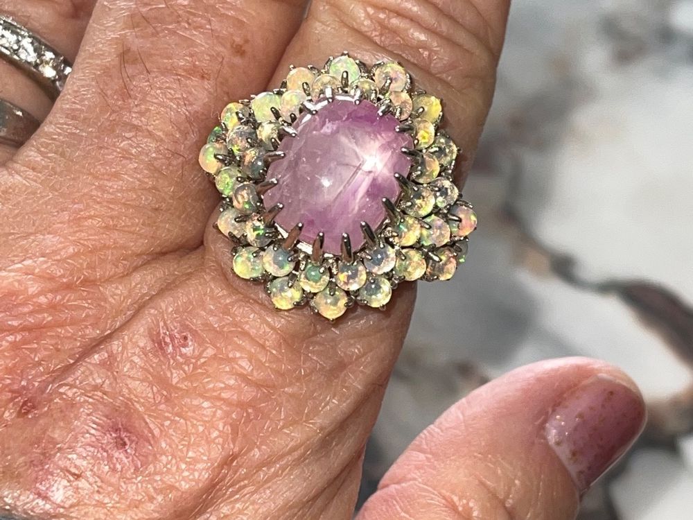 Star Ruby & Play of Colors Opals SS925 Ring (Neu (gemäss Beschreibung ...