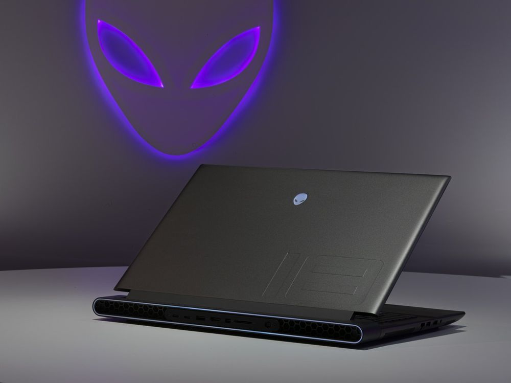 Neu Alienware M18 R1 | RTX 4060 | Intel i7-13700HX | EN/US (Neu und ...
