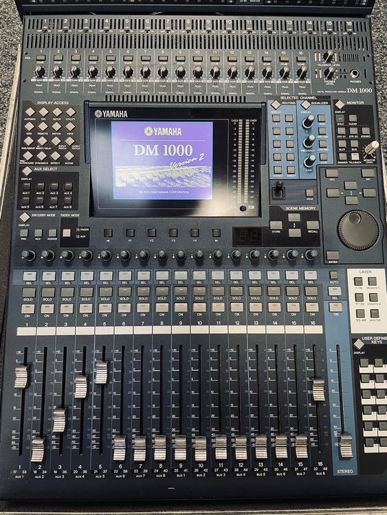 YAMAHA DM-1000 // Digital Mixing Console mit Meterbrige (Gebraucht) in ...