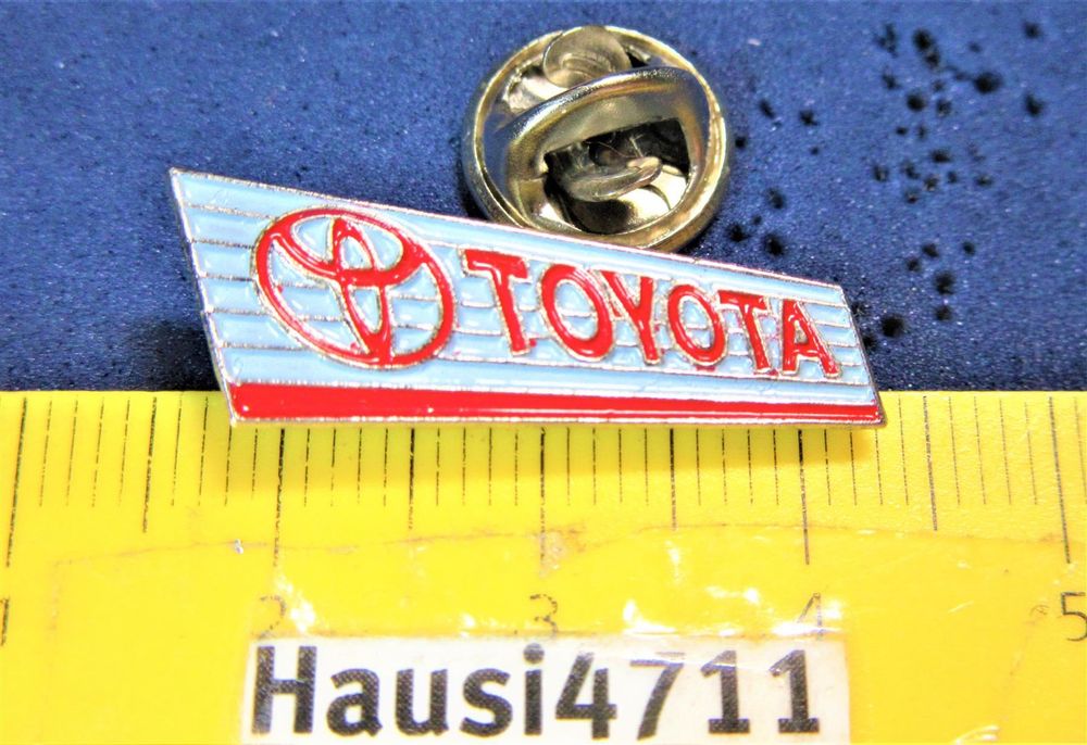TOYOTA AUTO LOGO PIN (Gebraucht) in Ettingen für CHF 0.45 – mit ...