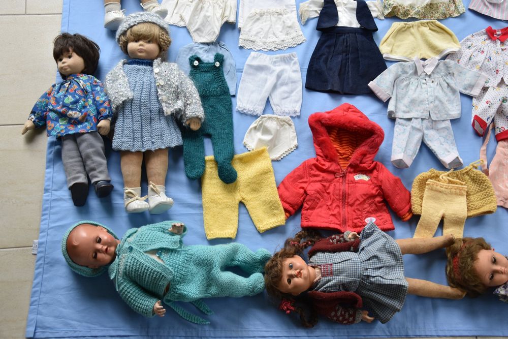 Lot schöne alte Puppen mit Kleider/ Schildkröte/Sascha/ZASAN (Gebraucht ...