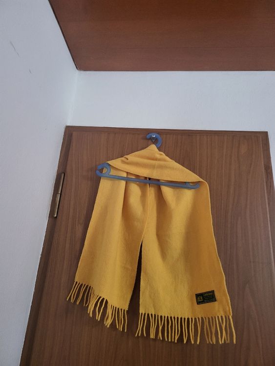 Écharpe chaude en laine d'agneau 100% - Jaune soleil (D'occasion) à ...