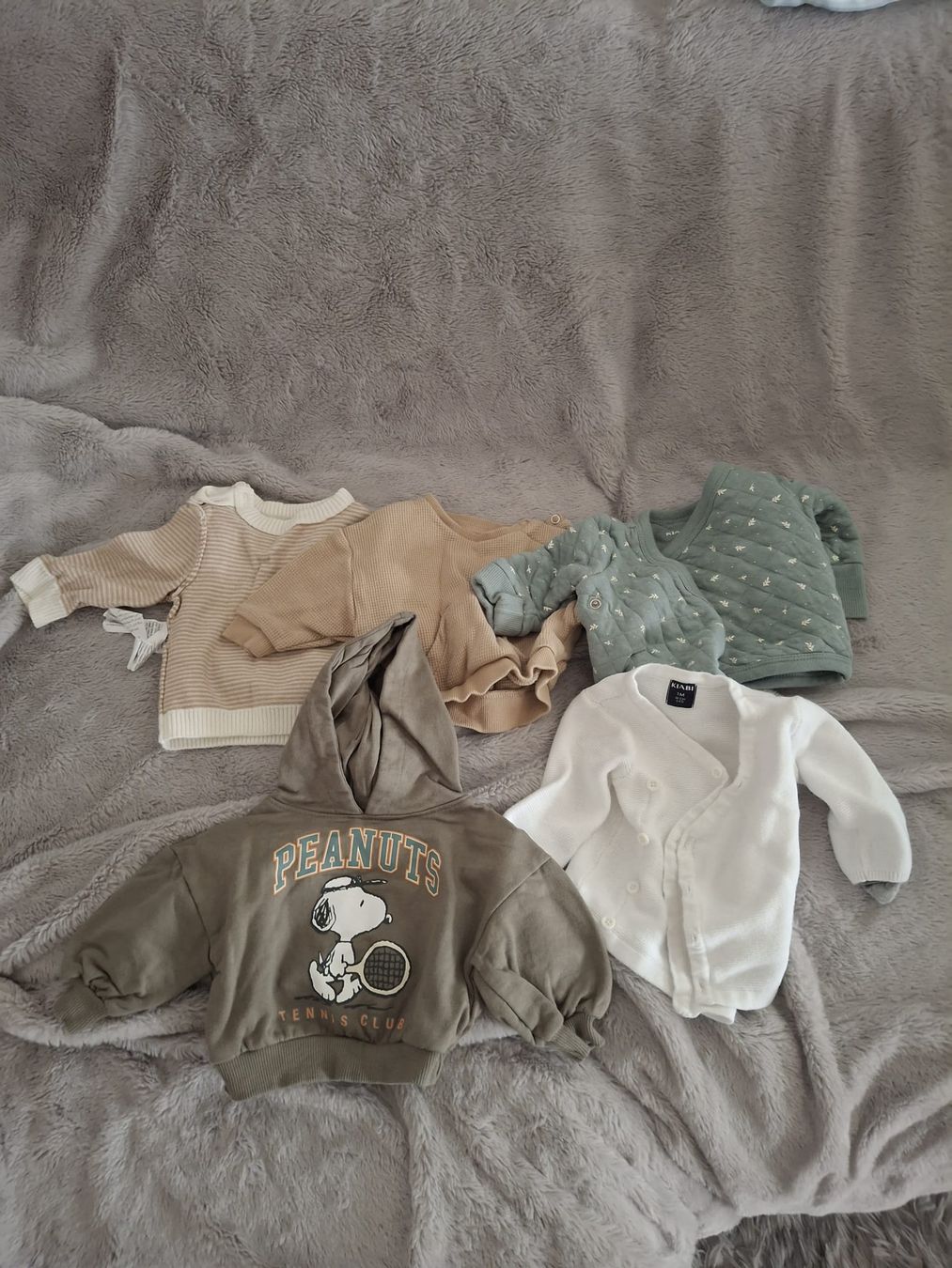 pull bébé (Neuf (Voir description)) à Prilly pour CHF 20 – avec ...